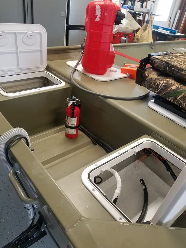 More jon boat pics: Batt compartments one on each side. Water sealed ...