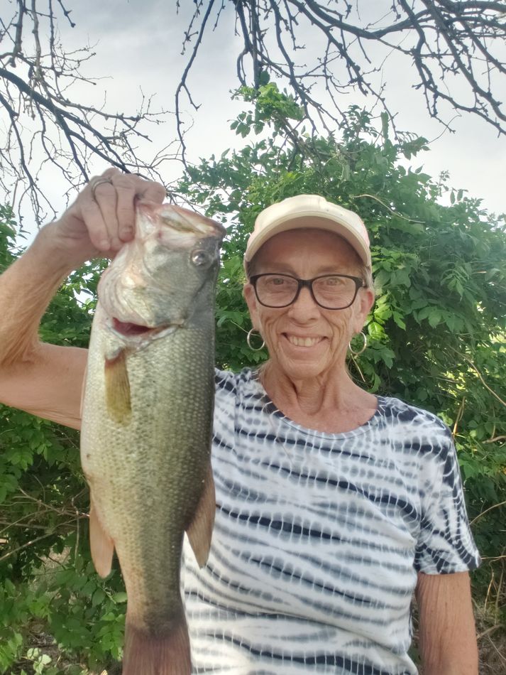 Woohoo Bass and making money: Bank fishing at T&P Lake, Baird Texas ...