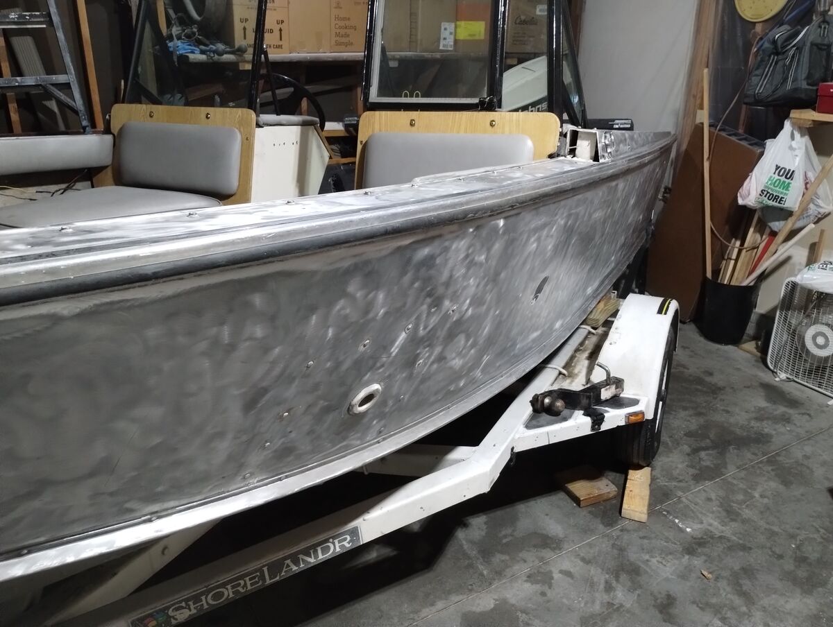 New to me boat (Page 2): Here's the page in the 1983 Lund catalog with ...