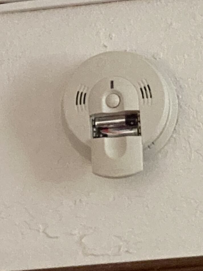 Accidental Face du Jour 12/22: Good morning!!! A smoke detector yelling ...