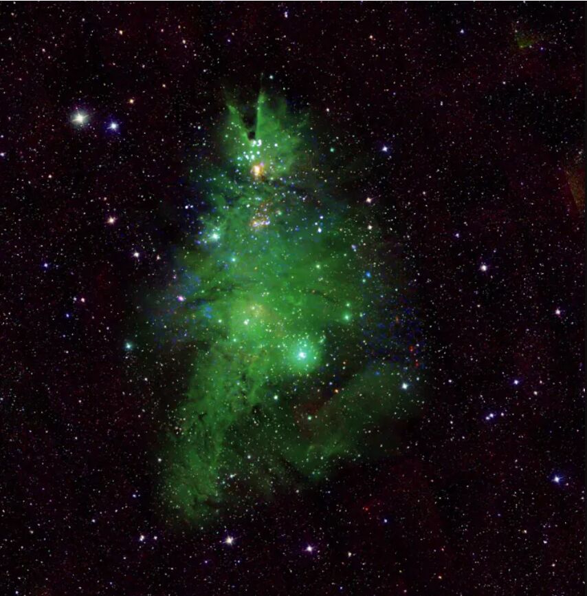 Christmas tree in the stars: Stunning image shows cosmic ‘Christmas ...
