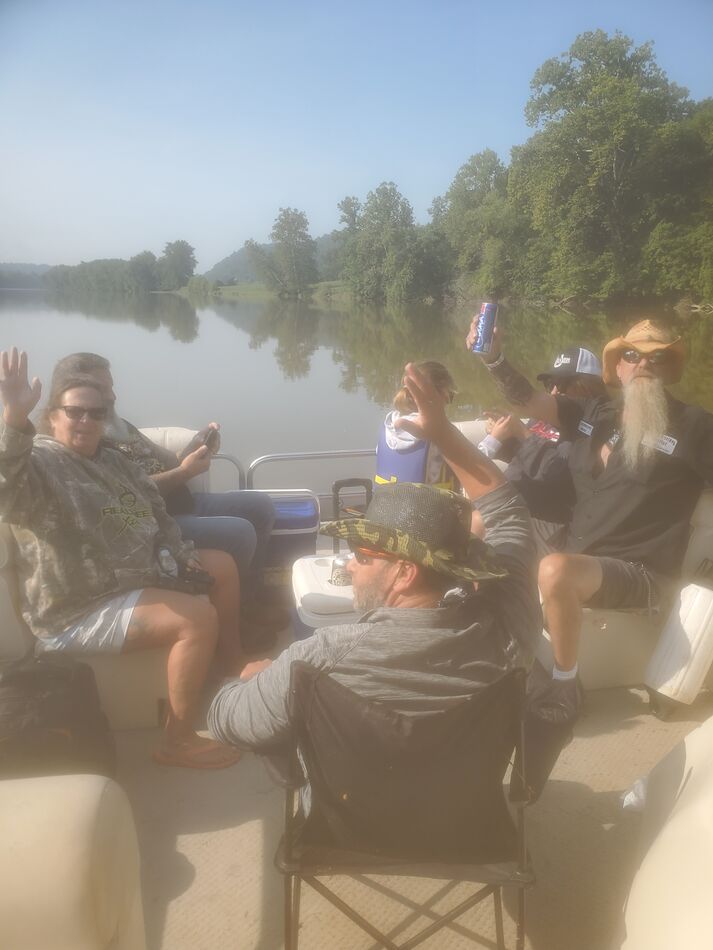 Pontoon trip on the mighty Muskingum river: 8 adults an a 5 year old ...