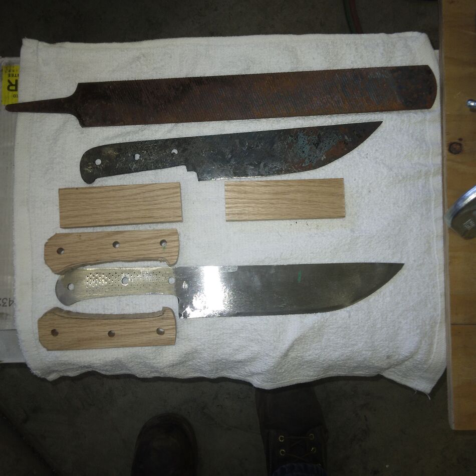 First attempt at knife making: I thought I would make up a few Xmas ...