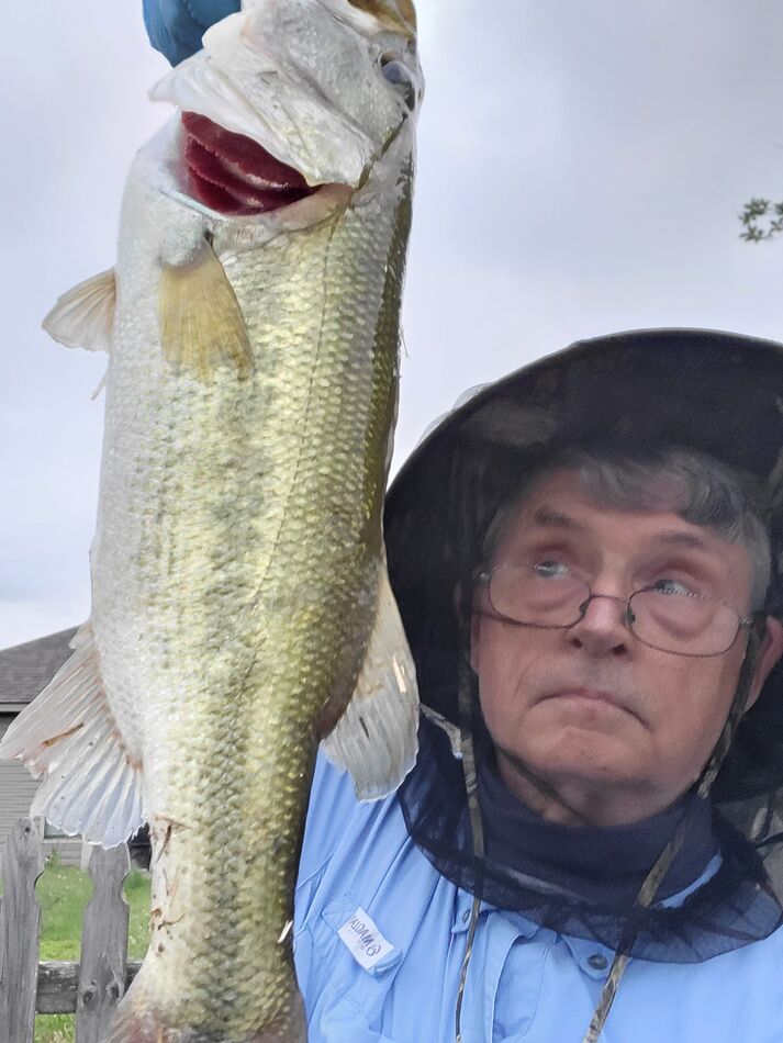 Don't forget the lizard! Caught this nice bass on the Netbait 7" lizard ...
